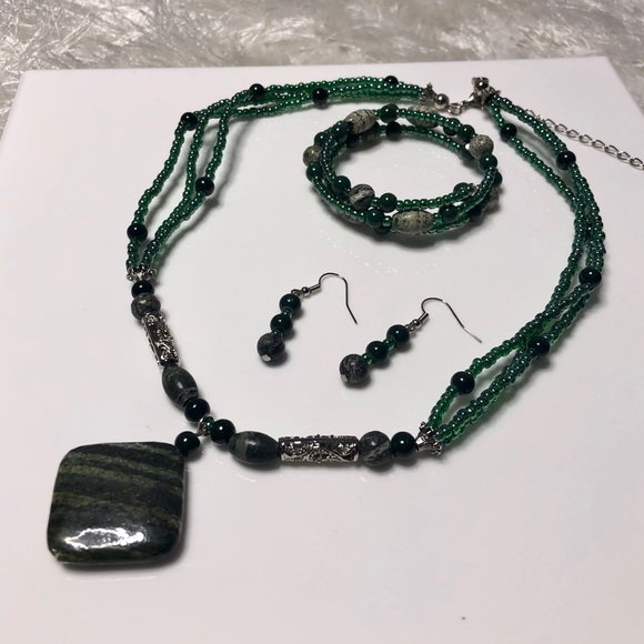 Jewelry | New 3 Piece Green Stone Jewelry Necklace Set | Poshmark